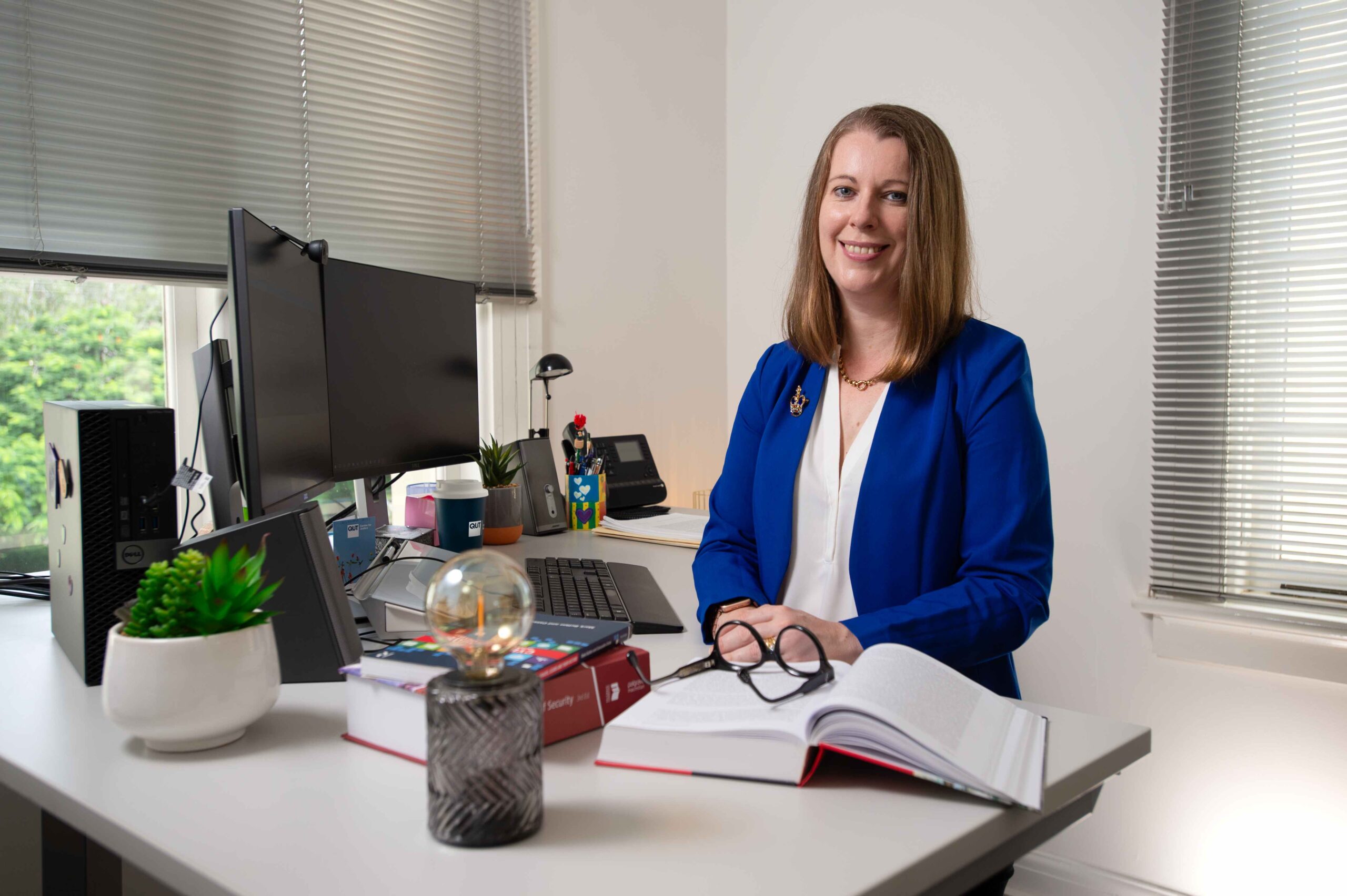 Cross gives victims of fraud a voice – Newsreel