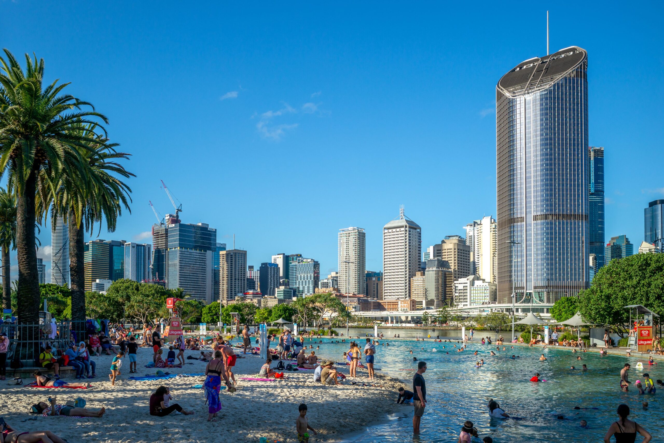 All roads lead to Queensland this winter – Newsreel