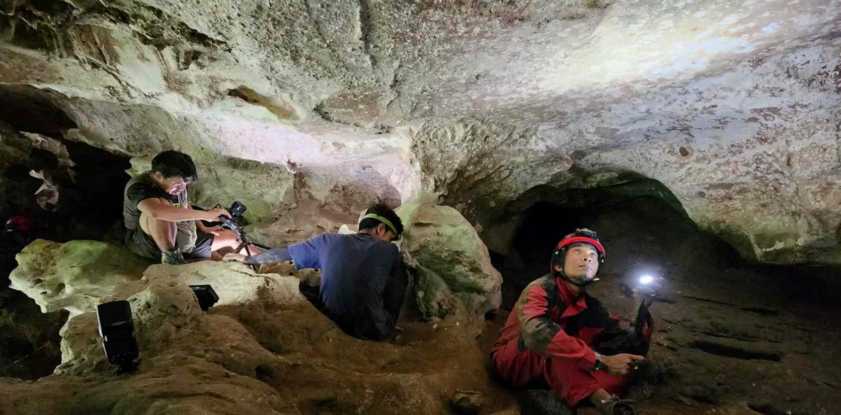 Oldest known cave art opens window to past lives – Newsreel