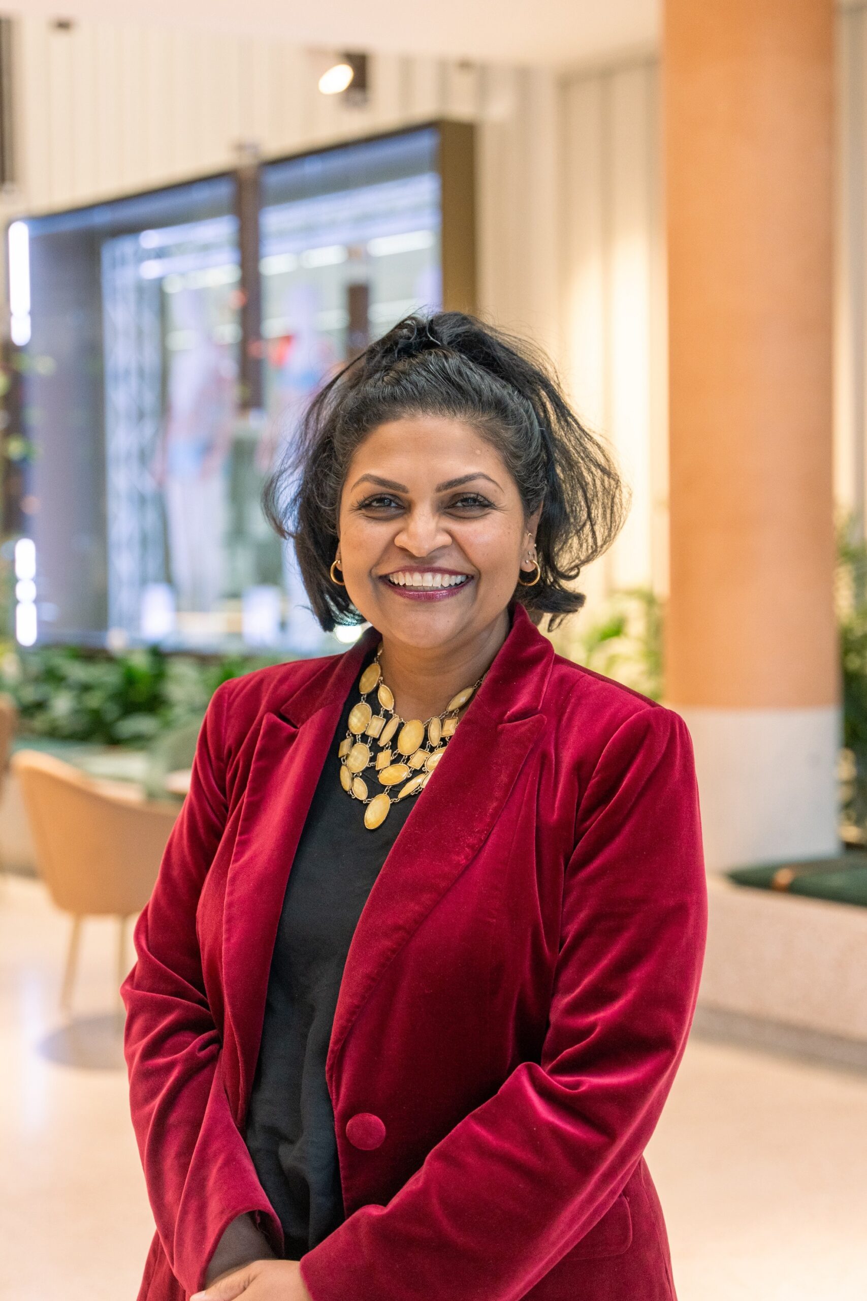 Shiny eyes illuminate global career – Newsreel