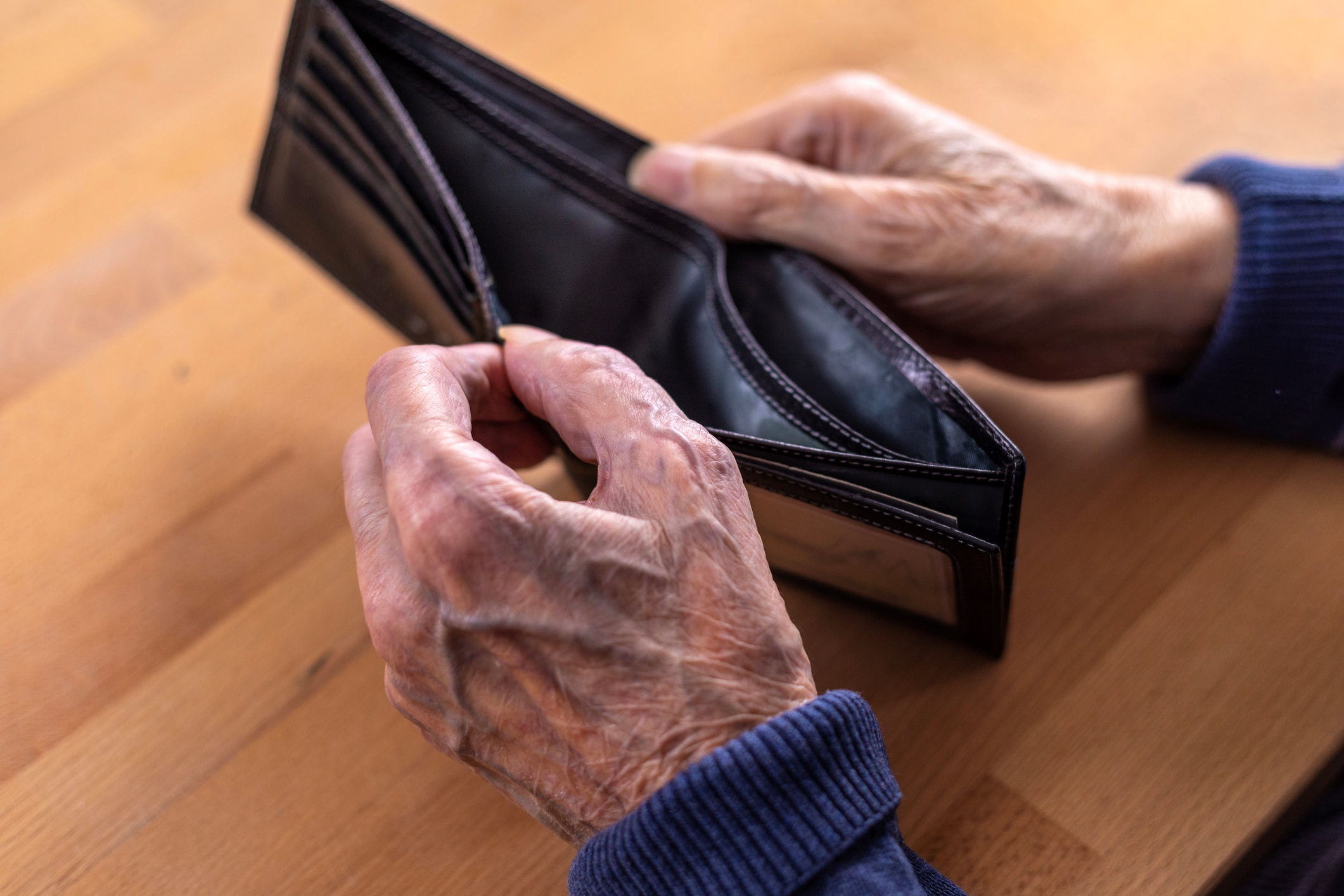 Banks to refund fees to low-income customers – Newsreel