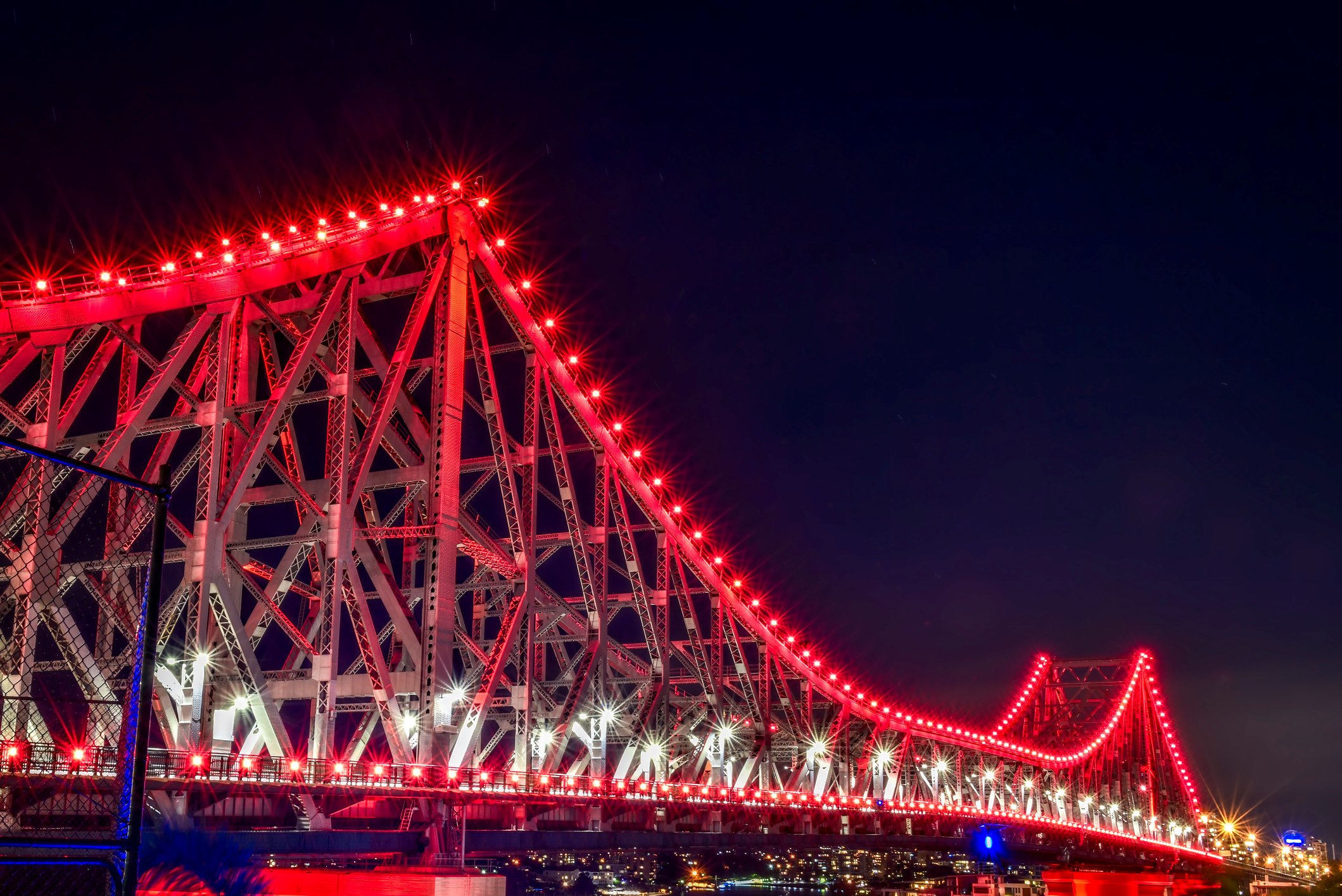 Brisbane turns red for Red Cross milestone – Newsreel