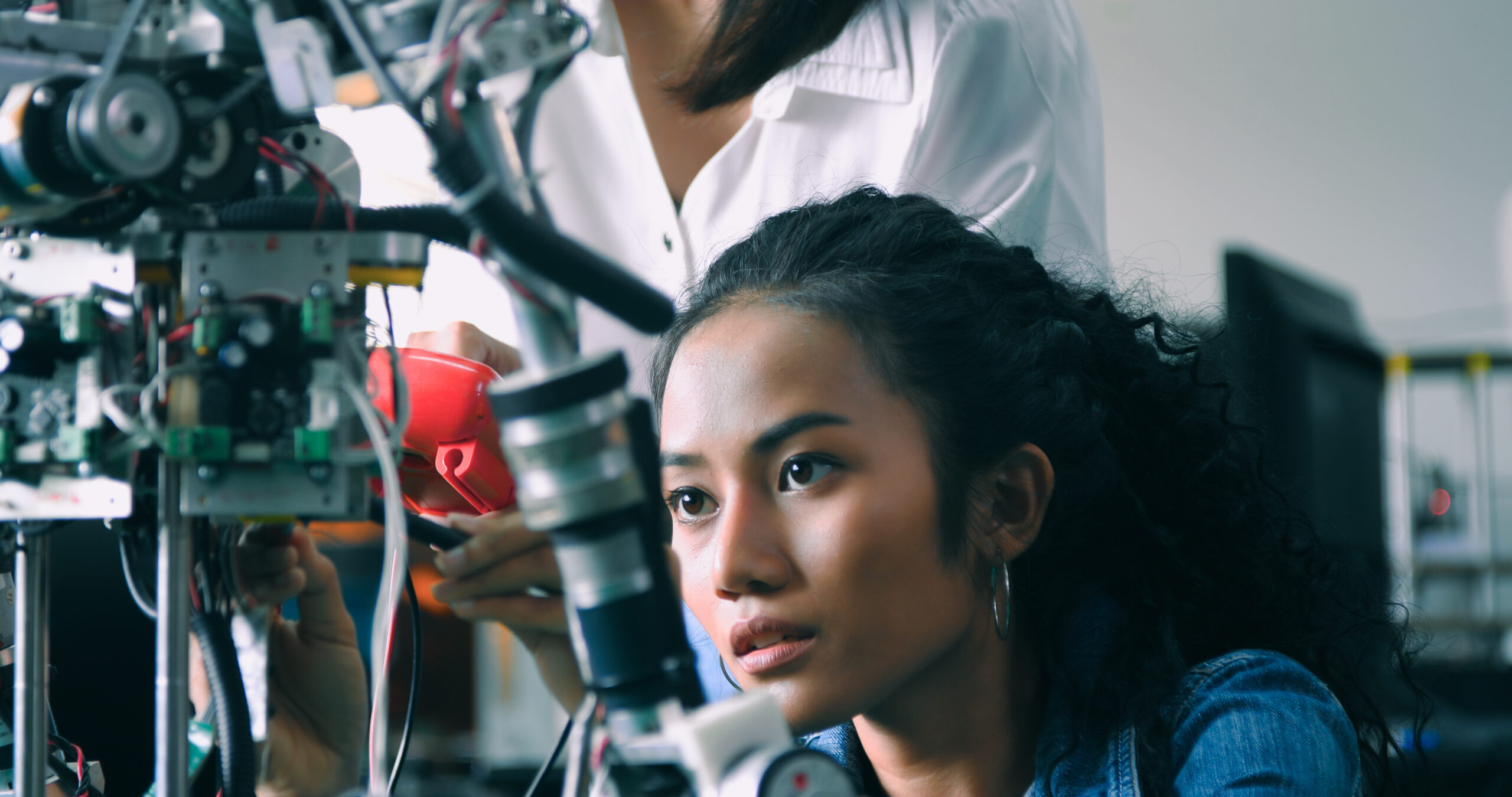 Consumers wary of robot-enhanced products – Newsreel