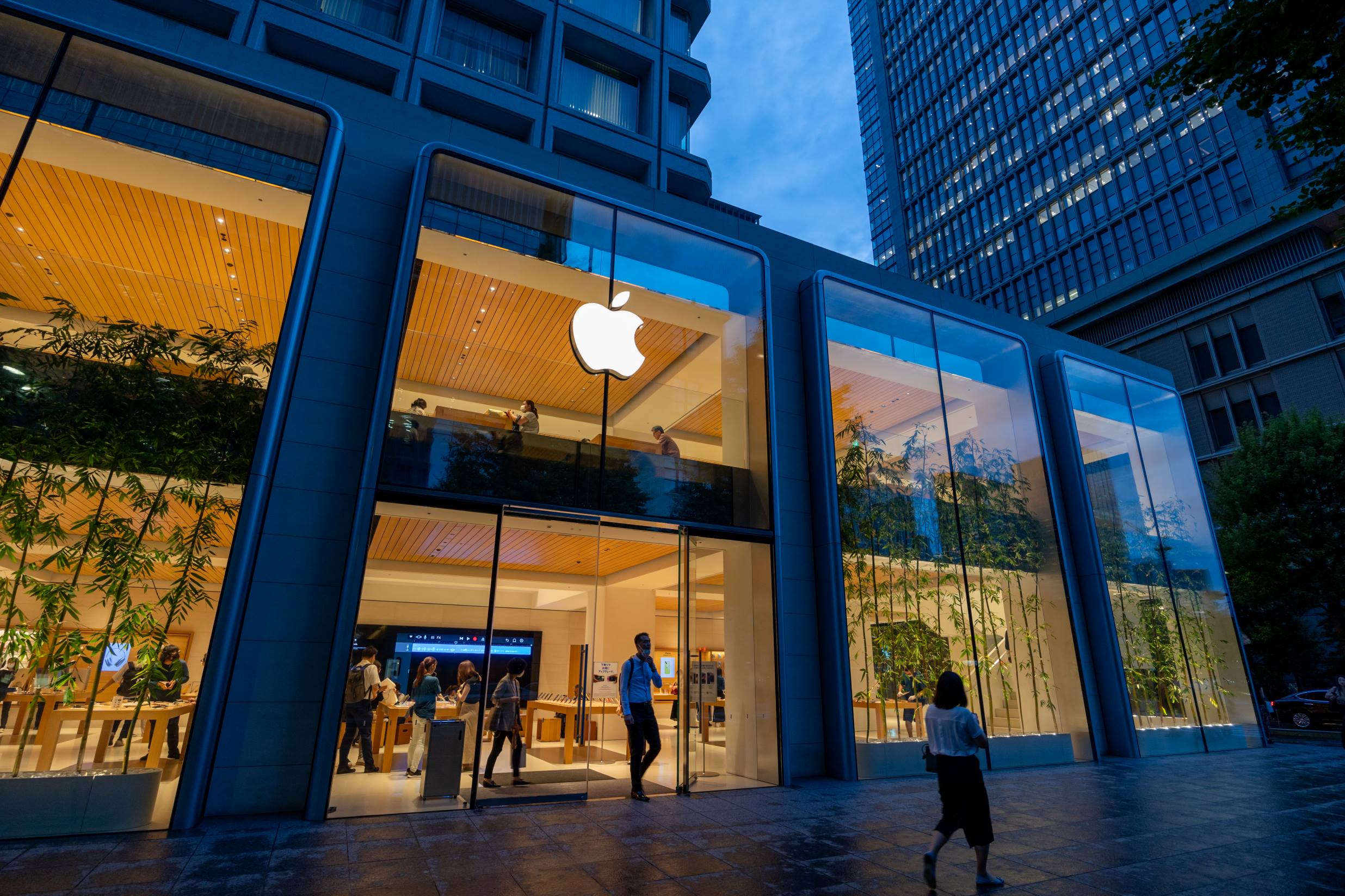 Apple unleashes its own AI in system upgrade – Newsreel