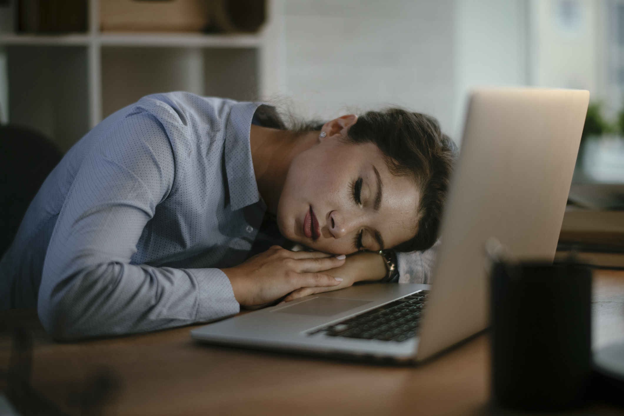 Crackdown on ‘crazy’ work hours – Newsreel