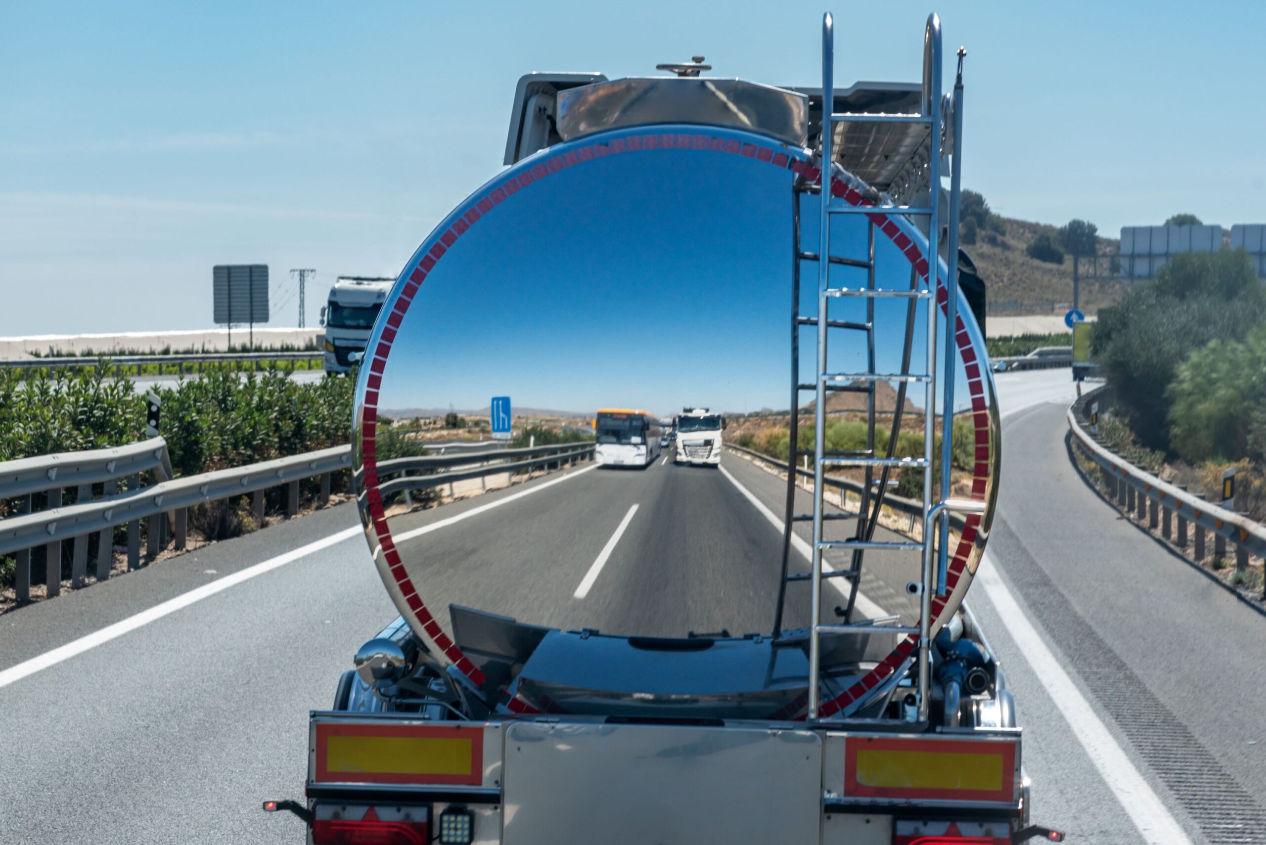 Survey reveals blind spot in driver awareness – Newsreel