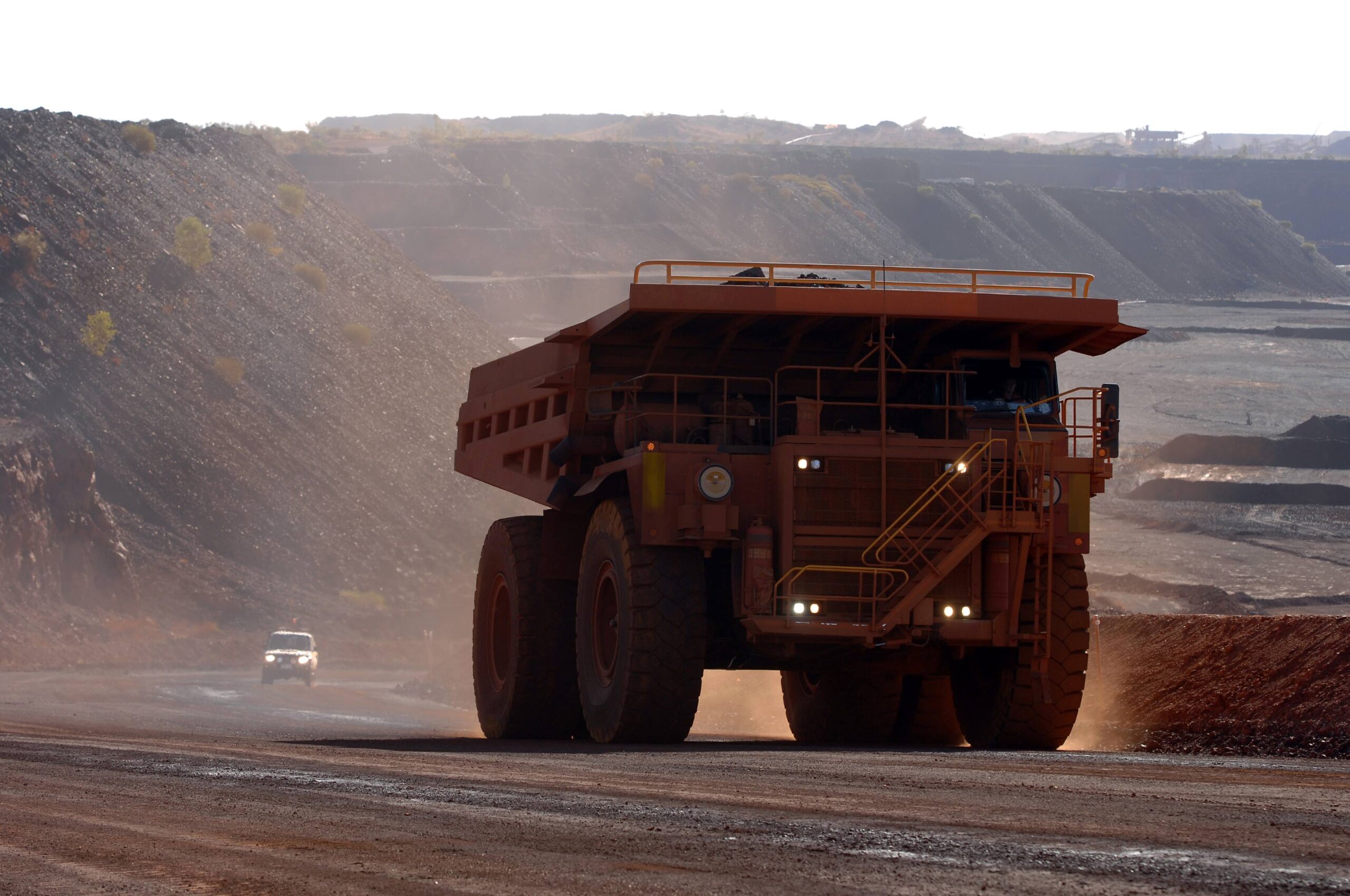 240-tonne electric mining trucks charged in 30 minutes – Newsreel
