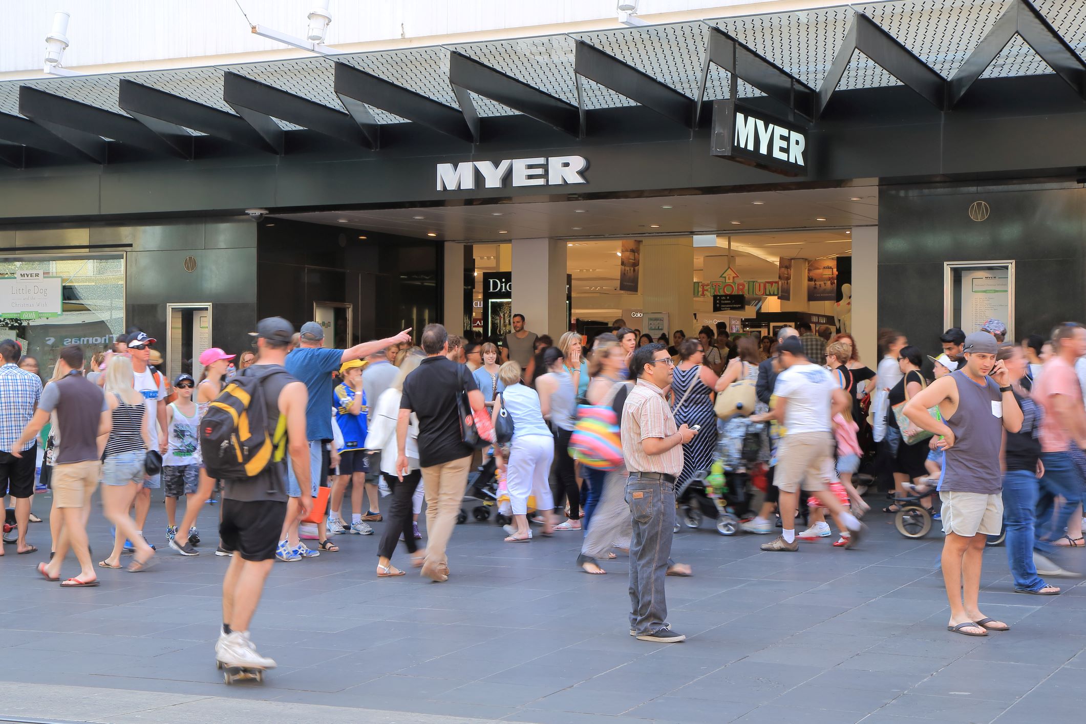 Online jump not enough to prevent Myer profit dip – Newsreel