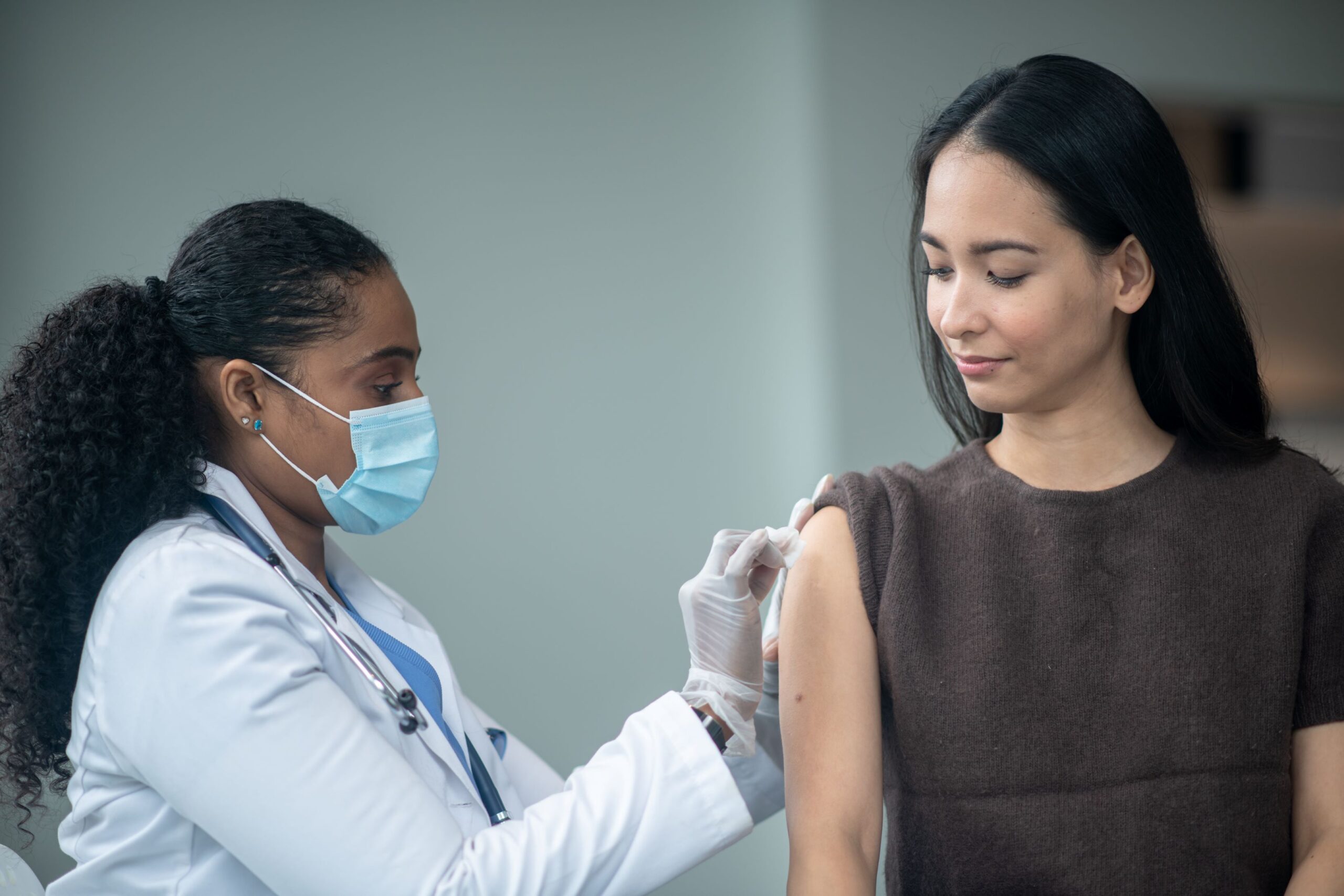 Free flu vaccine program extended in Queensland – Newsreel