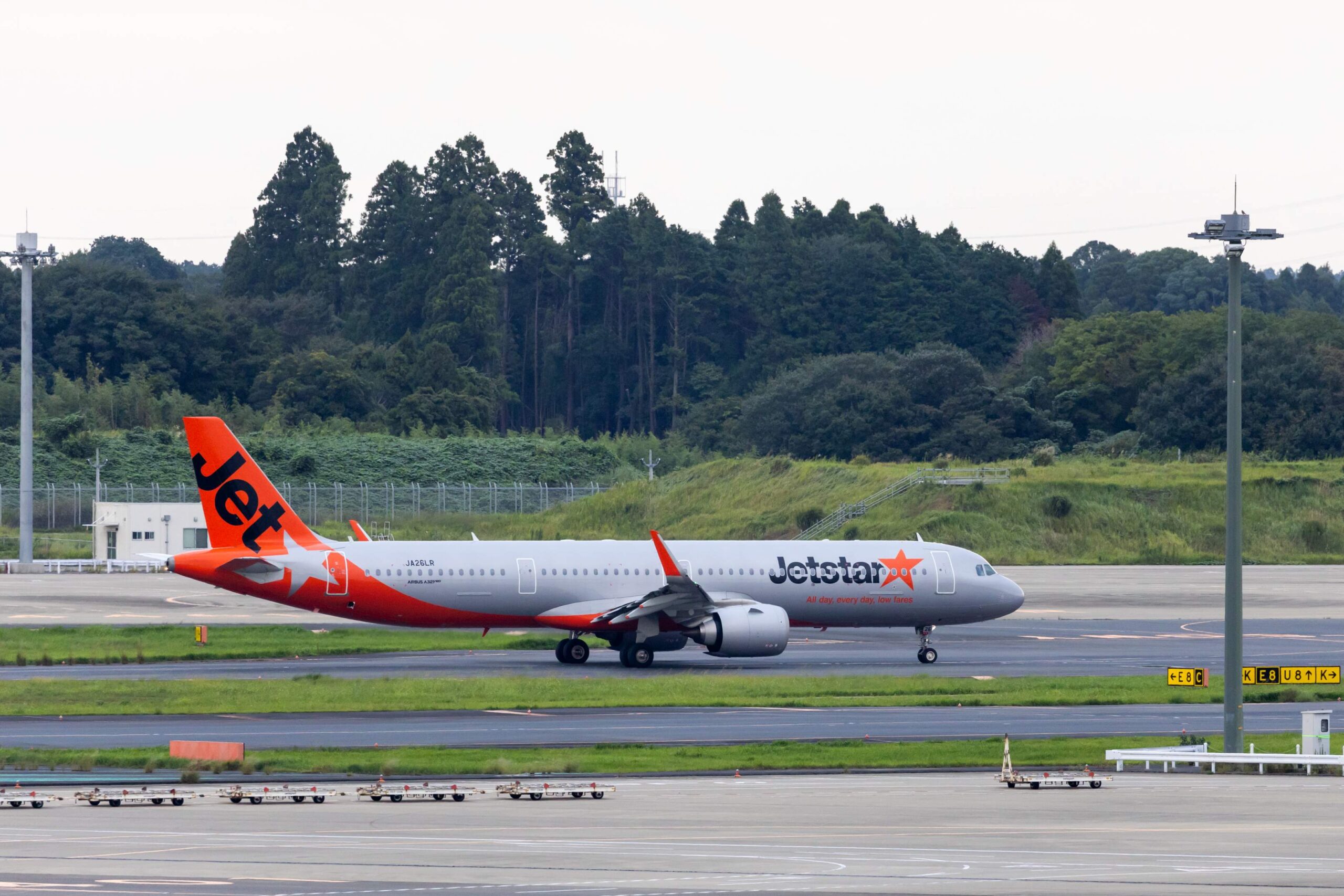 Qantas ends intra-Asia flights with Jetstar Asia closure – Newsreel