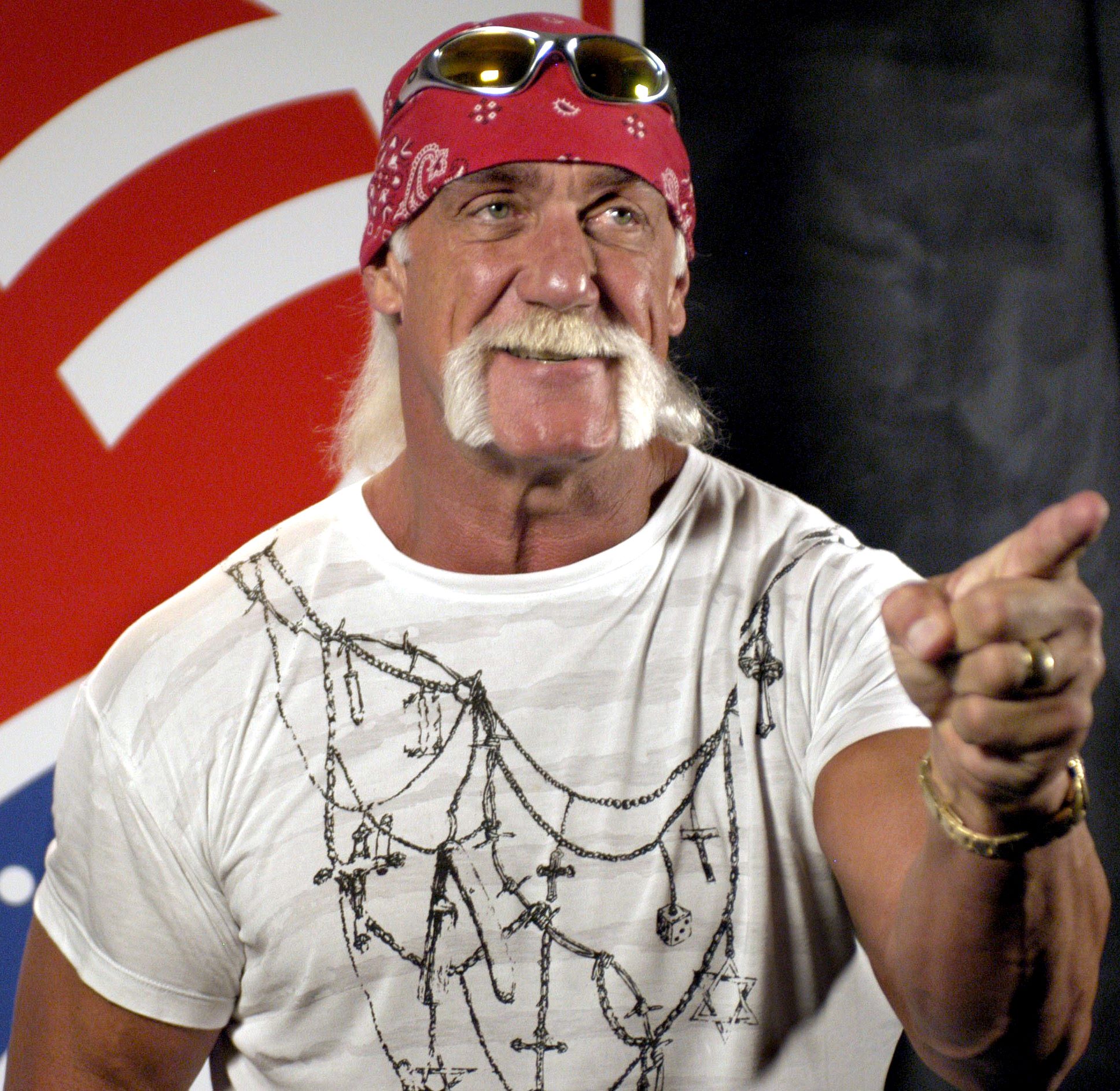 Wrestling great Hulk Hogan dies following heart attack – Newsreel Wrestling great Hulk Hogan dies following heart attack – Newsreel