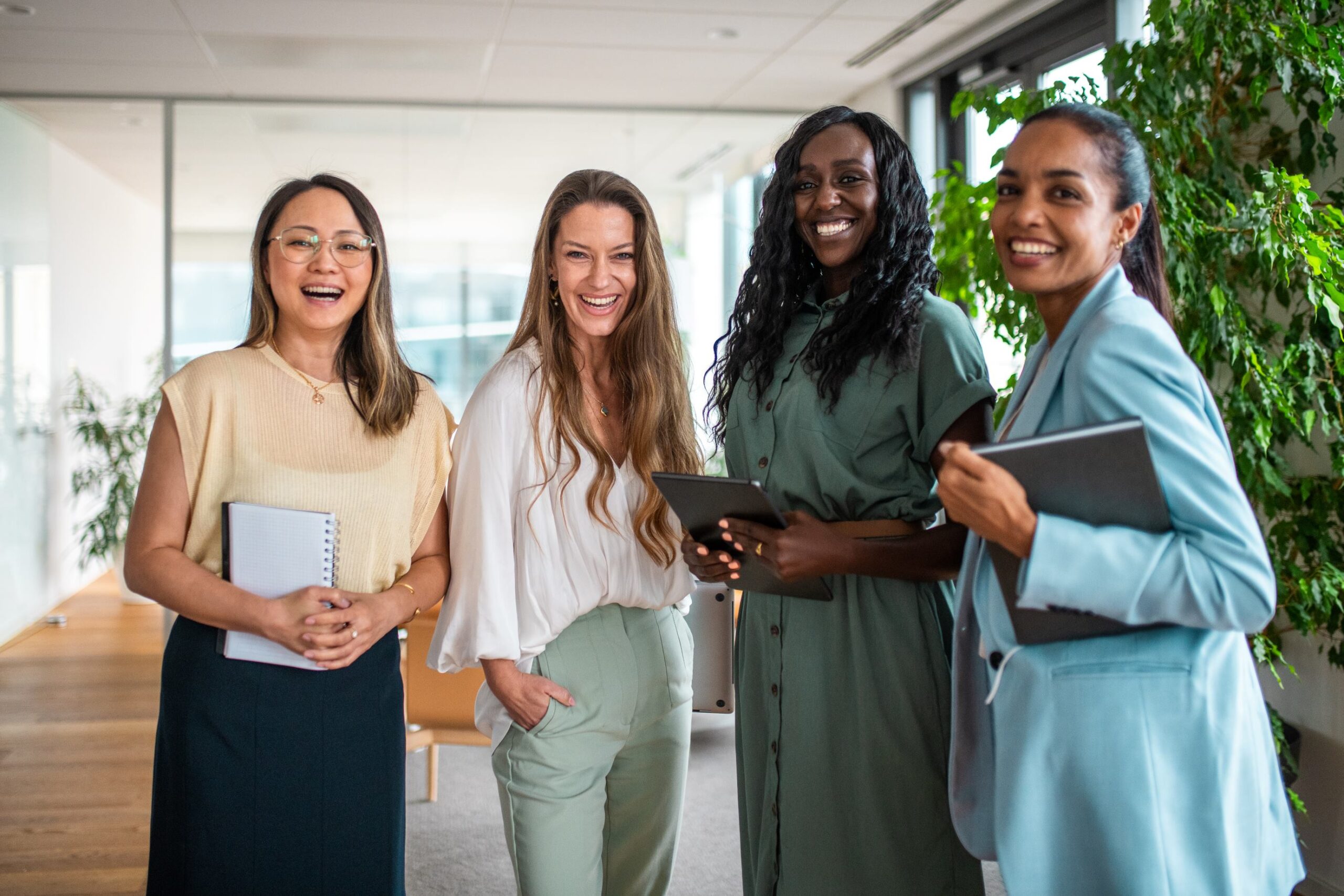 Women join workforce in record numbers – Newsreel